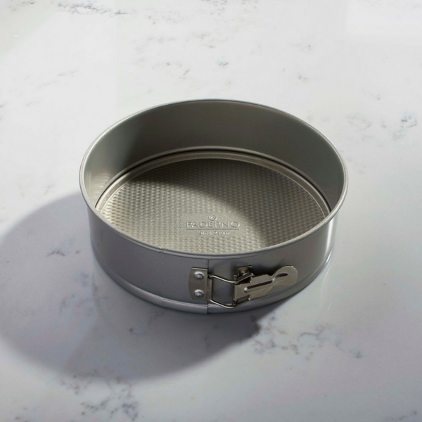 Professional Springform Pan, 9-in | Paderno